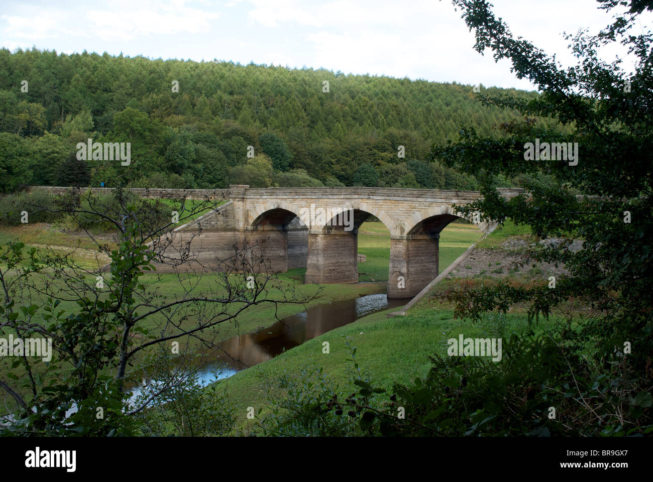 Lindley wood reservoir bridge hi-res stock photography and images - Alamy