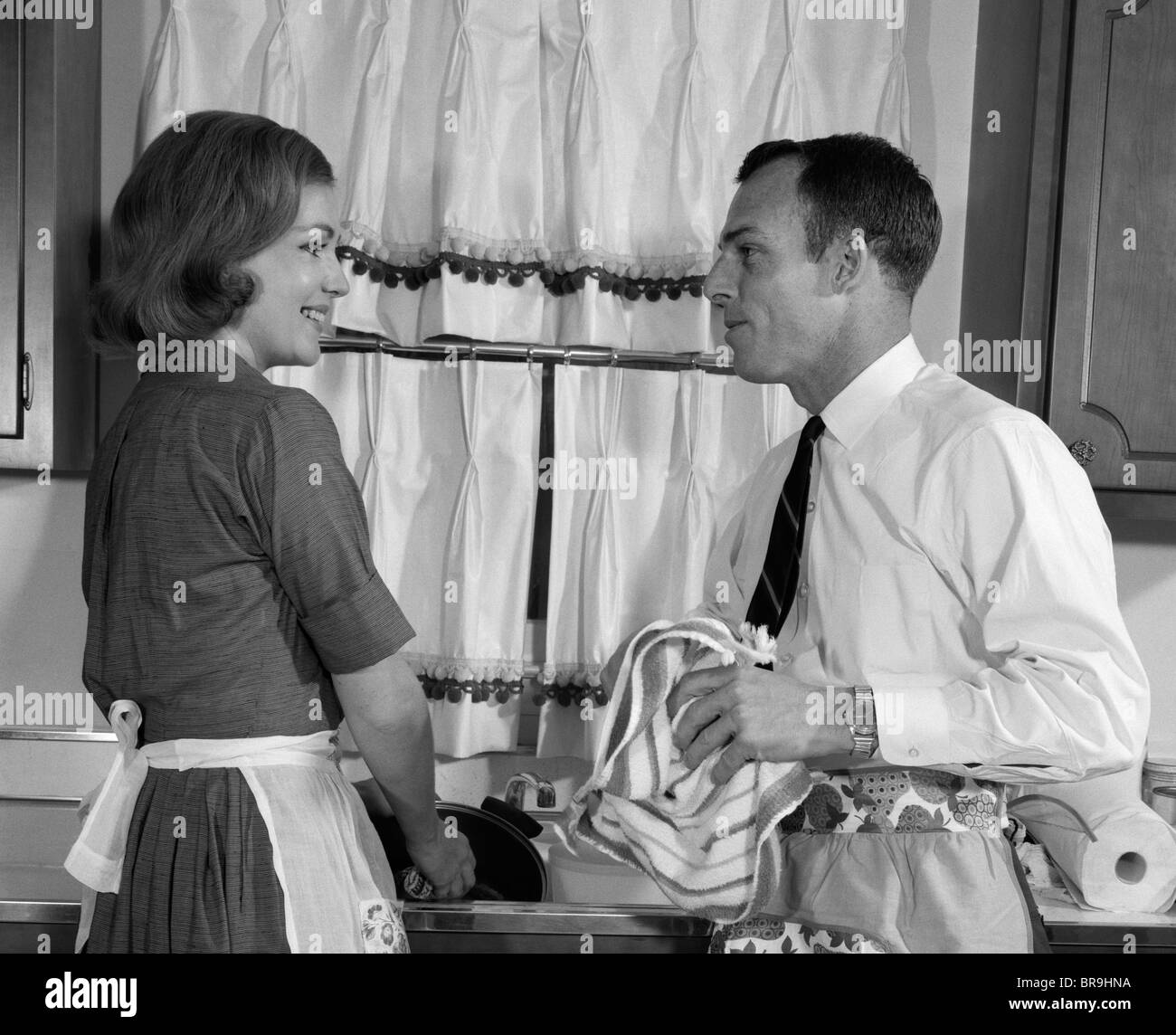 Vintage sink kitchen Black and White Stock Photos & Images - Alamy