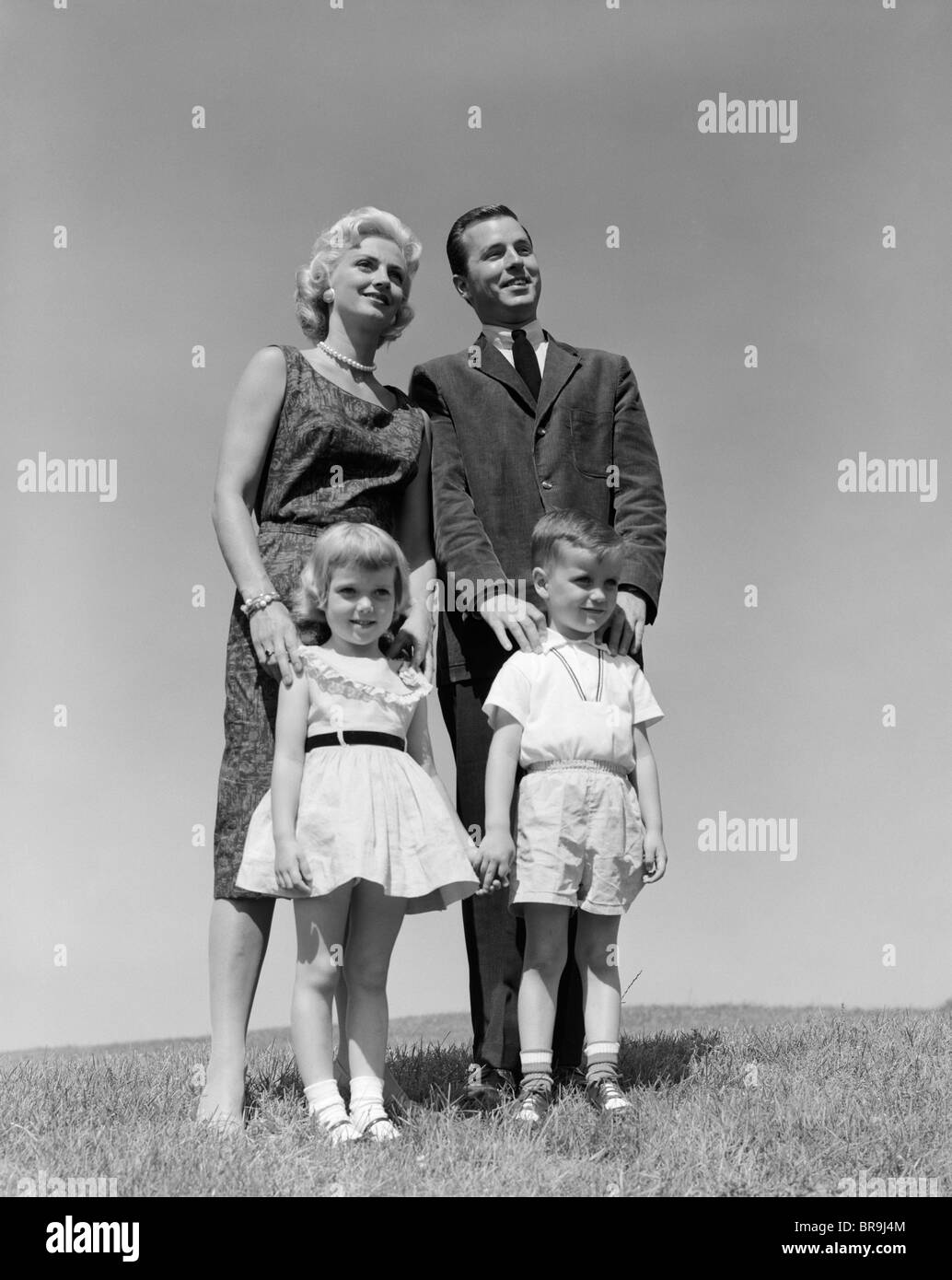 Family portrait 1950s hi-res stock photography and images - Alamy