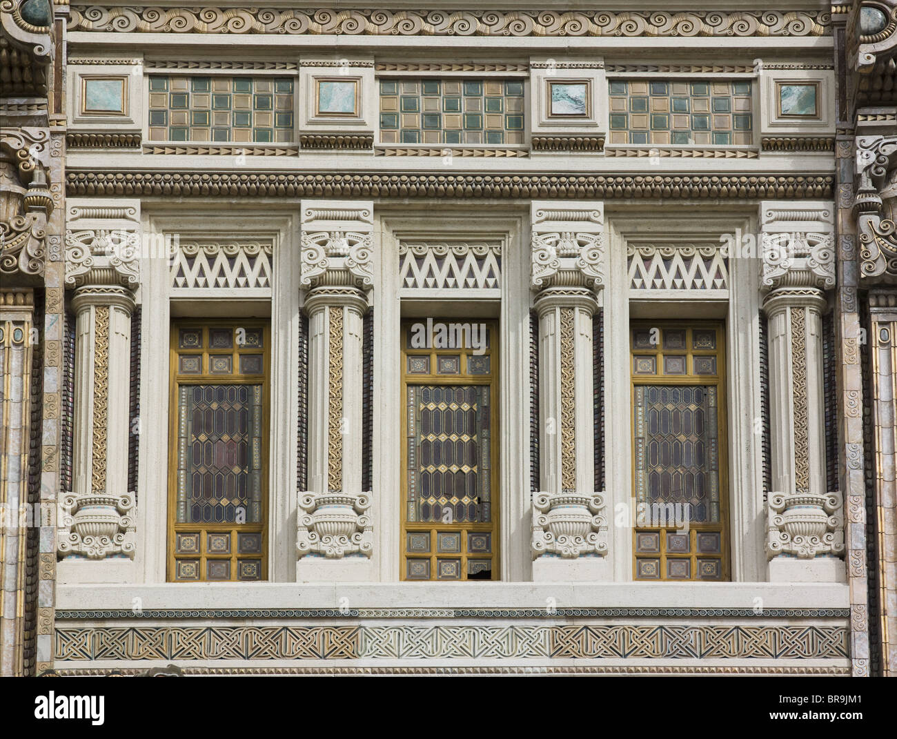 Art nouveau pilasters hi-res stock photography and images - Alamy