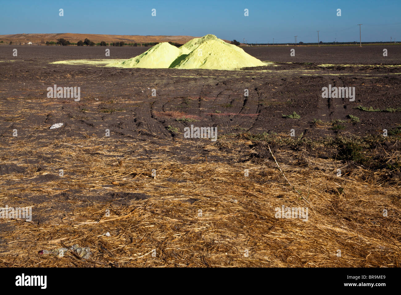 Sulfur pile hi-res stock photography and images - Alamy