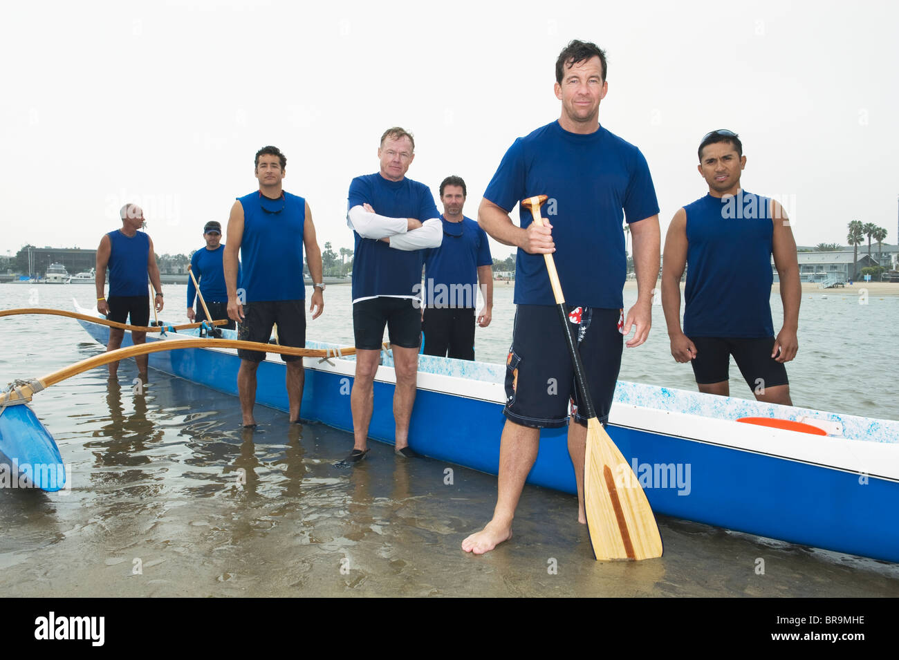 Group of people rowing hi-res stock photography and images - Alamy