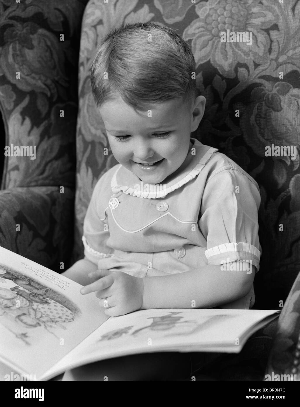 Baby boys 1940s hi-res stock photography and images - Alamy