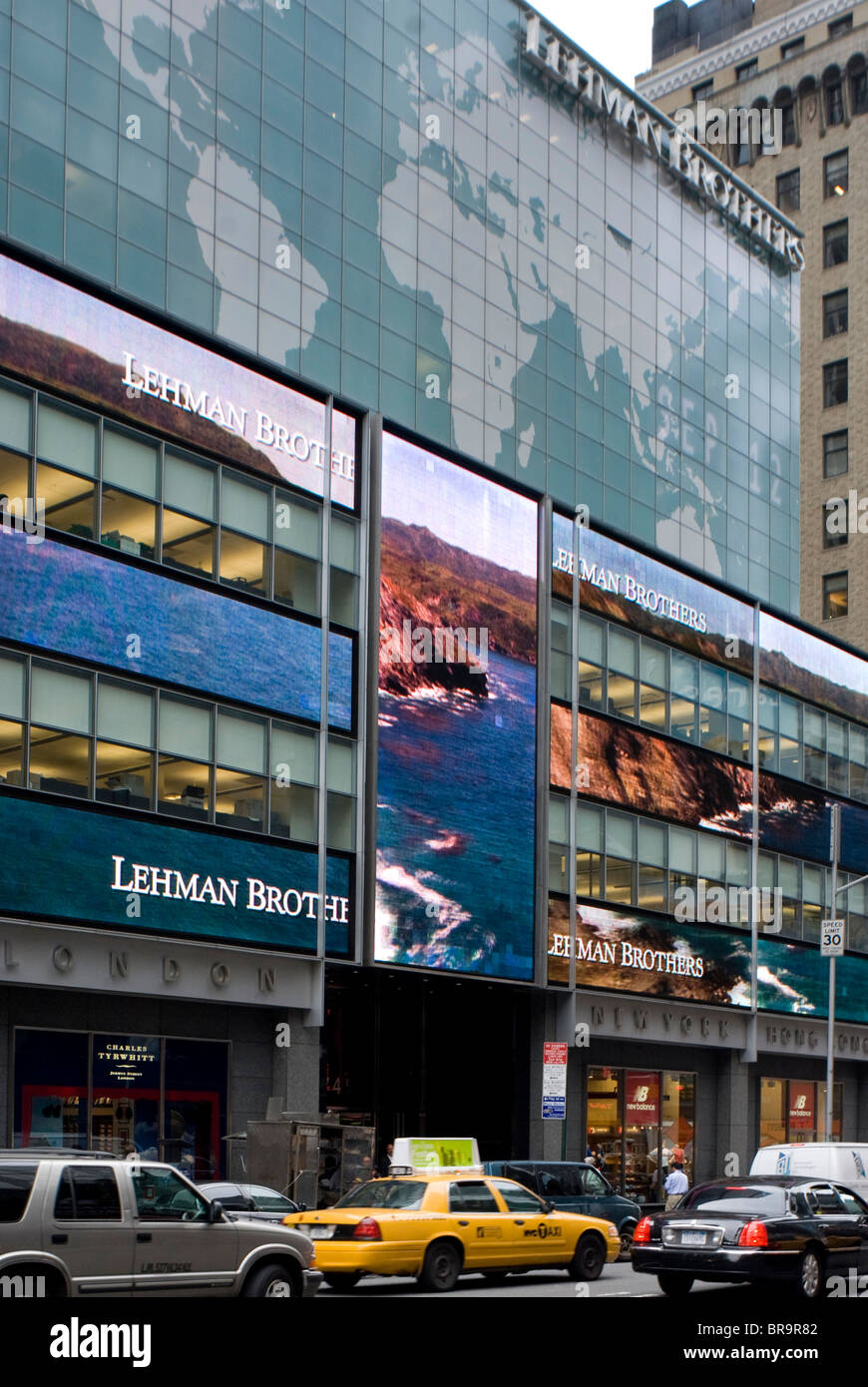 Lehman Brothers financial institution on the verge of collapse ...