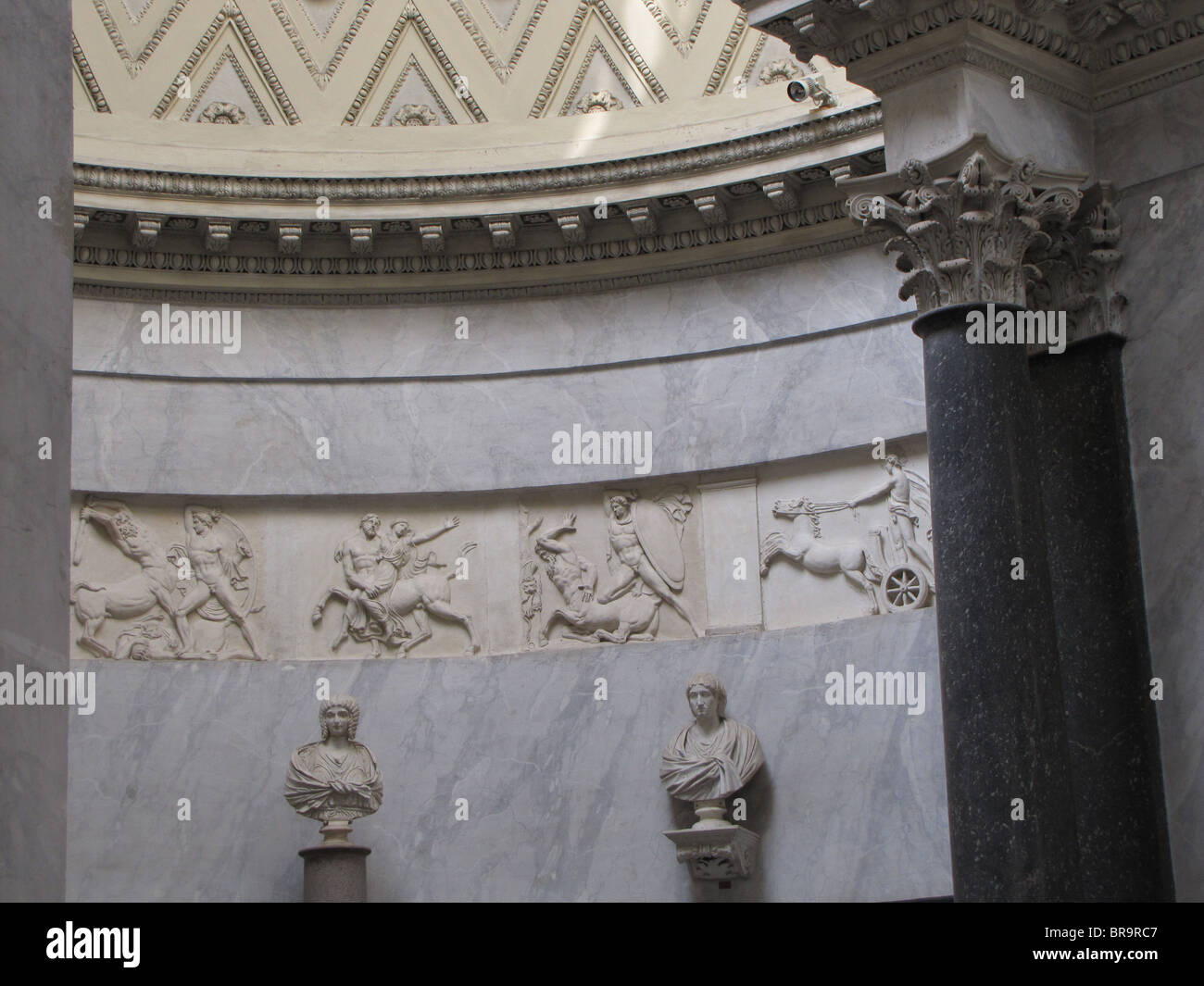 Hall statues vatican museum vatican hi-res stock photography and images ...