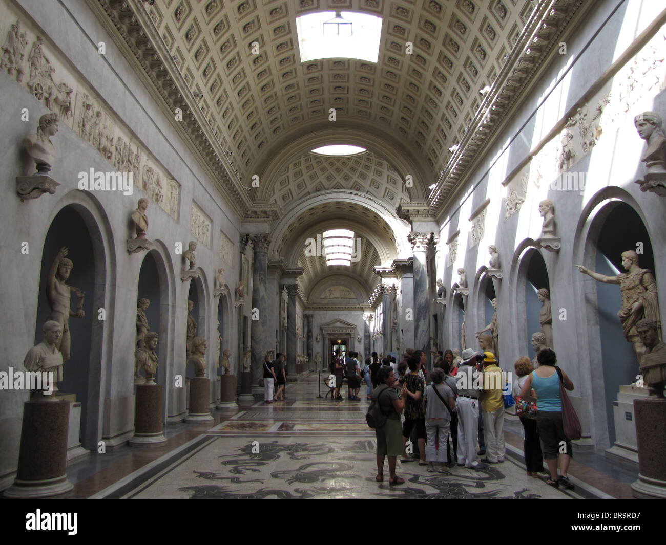 Hall statues vatican museum vatican hi-res stock photography and images ...