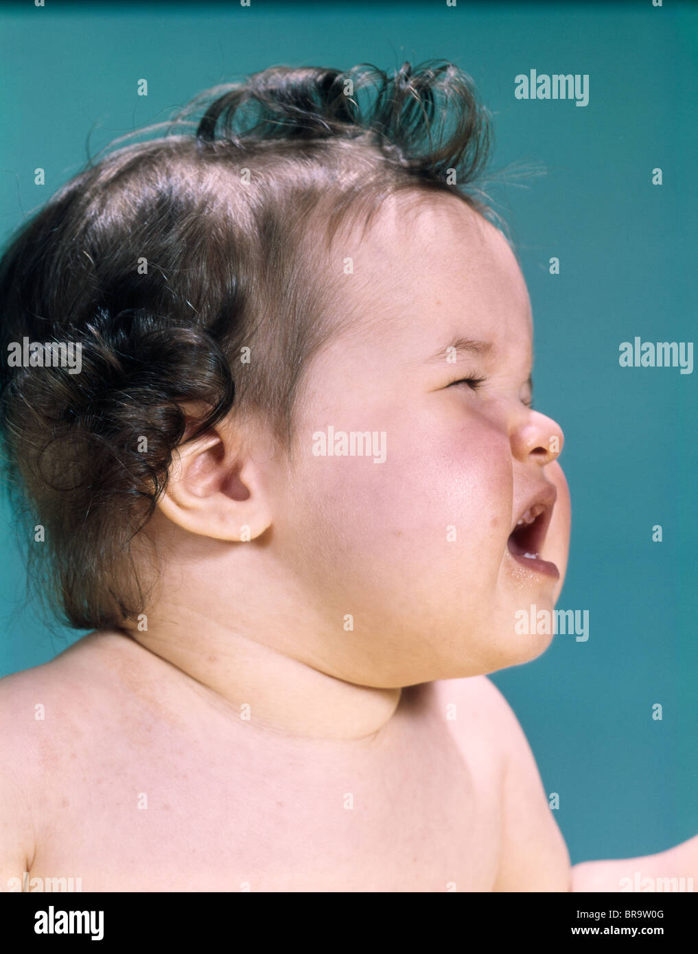 Vintage babies crying hi-res stock photography and images - Alamy