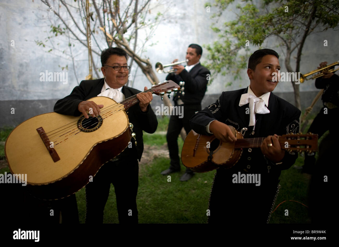 Musicians playing in mariachi band hi-res stock photography and images ...