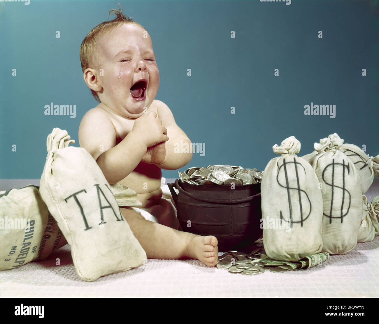 Vintage babies crying hi-res stock photography and images - Alamy