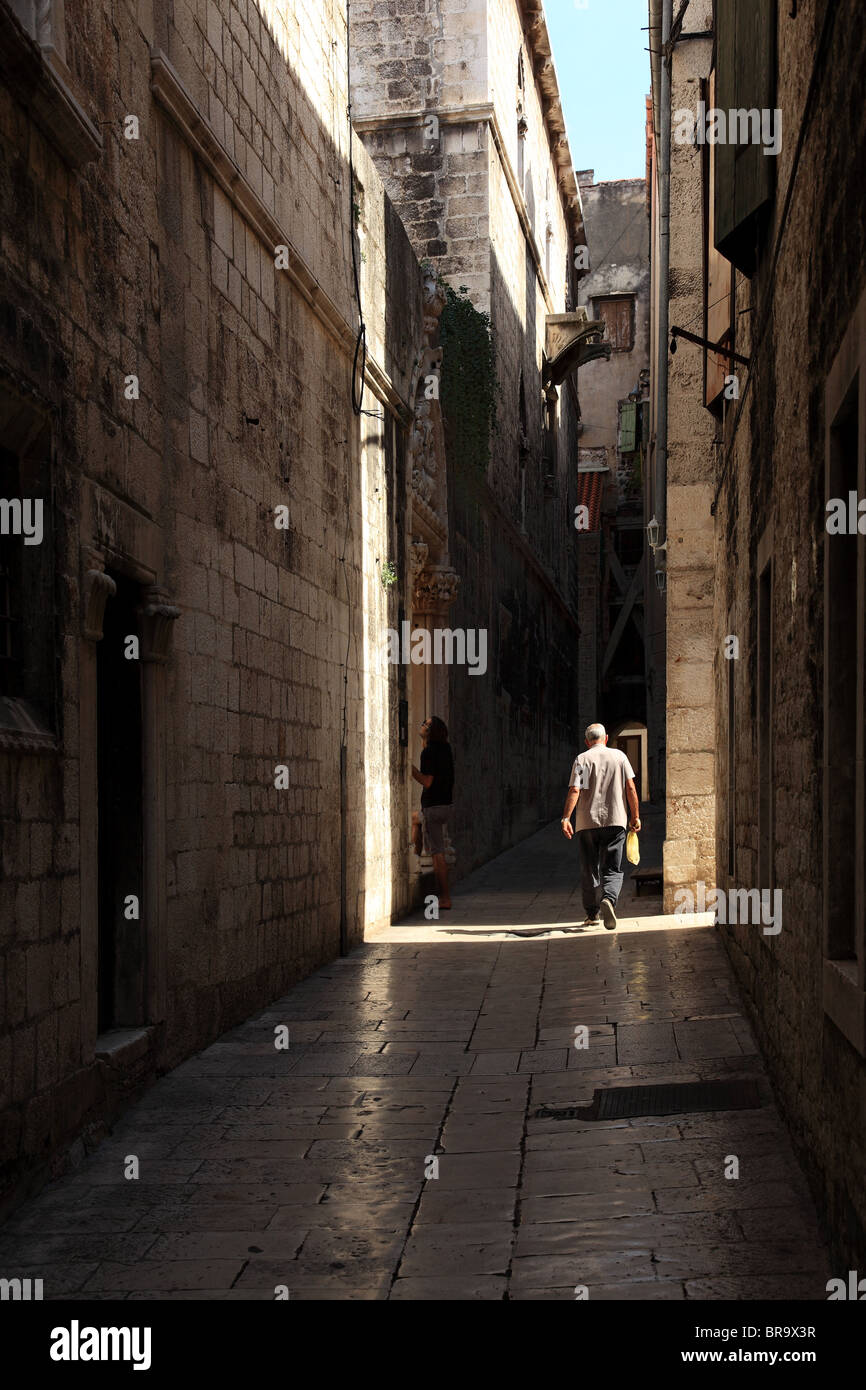Narrow street in Split, Croatia Stock Photo - Alamy