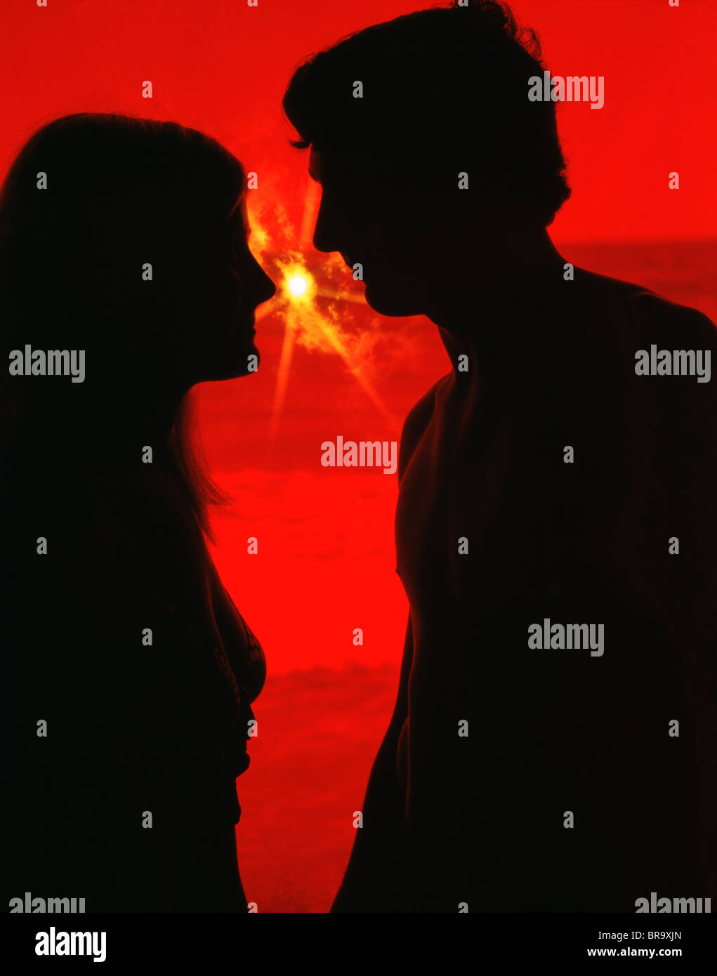 1970s couple sunset hi-res stock photography and images - Alamy