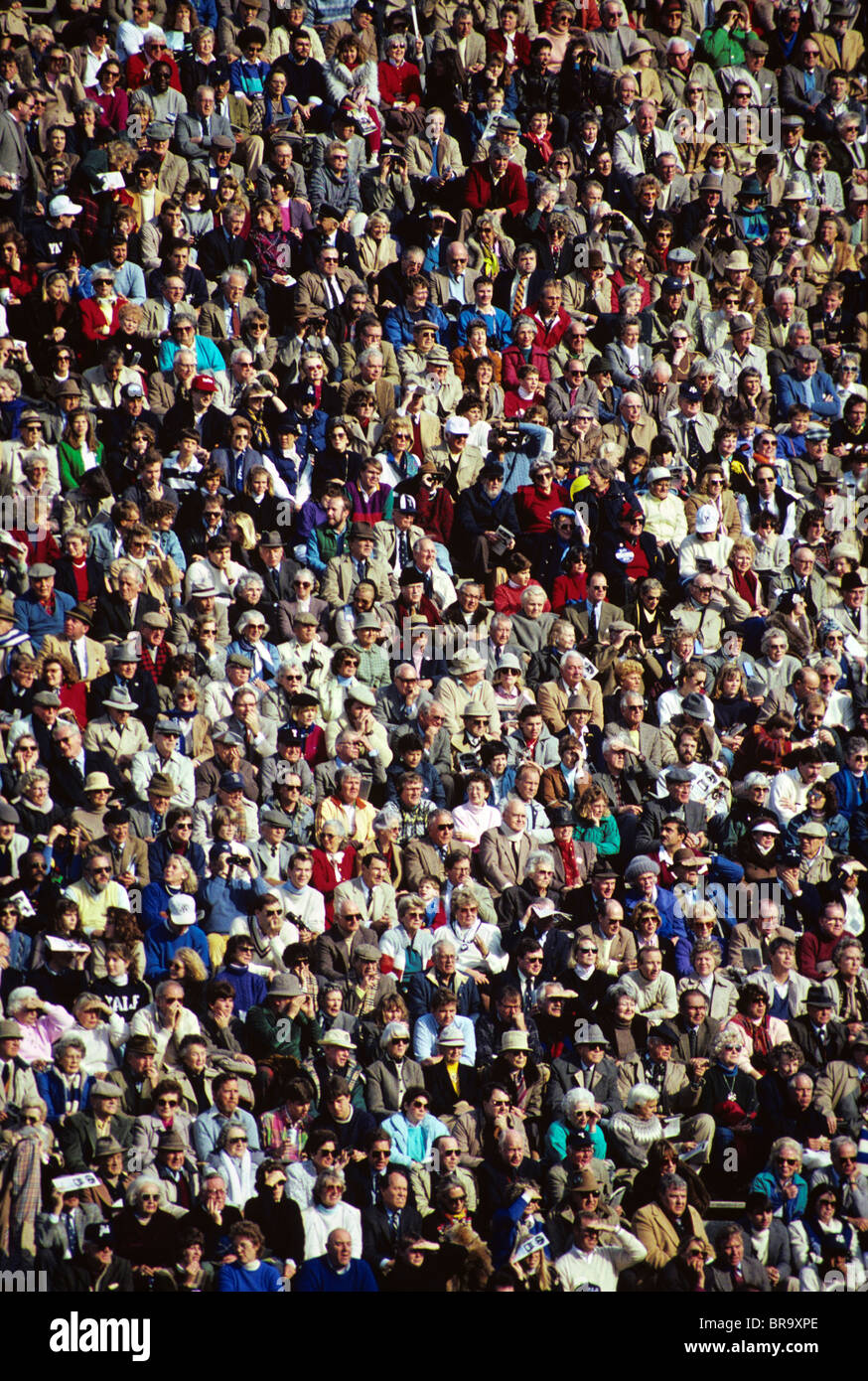 Sports crowd 1980s hi-res stock photography and images - Alamy