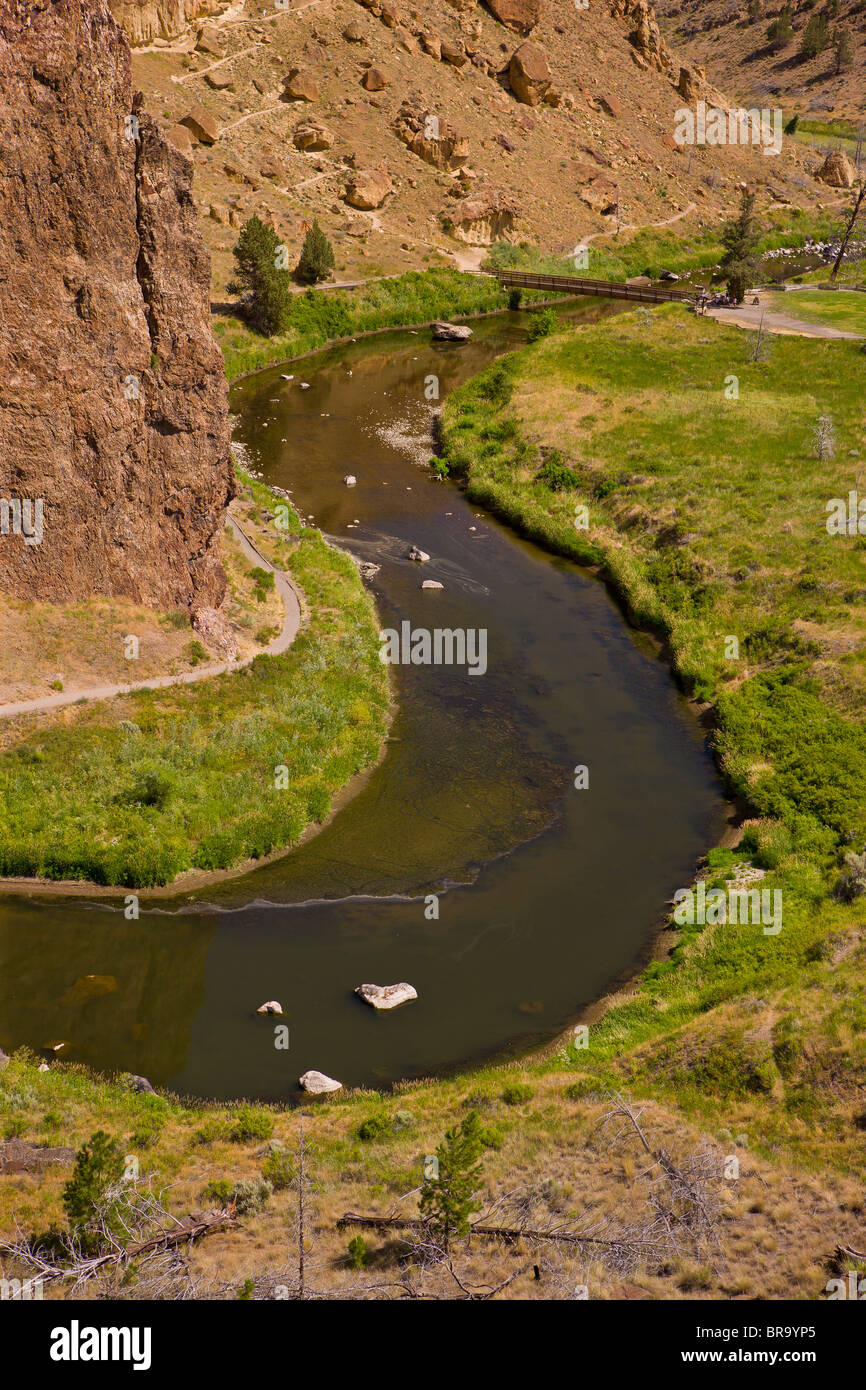 REDMOND, OREGON, USA - Smith Rock State Park and the Crooked River ...