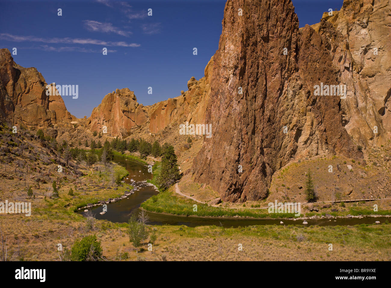 REDMOND, OREGON, USA - Smith Rock State Park and the Crooked River ...