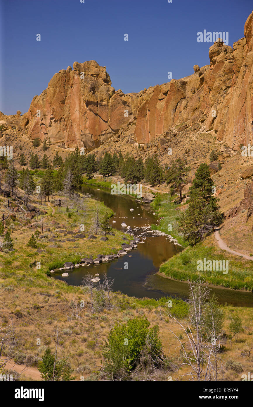 REDMOND, OREGON, USA - Smith Rock State Park and the Crooked River ...