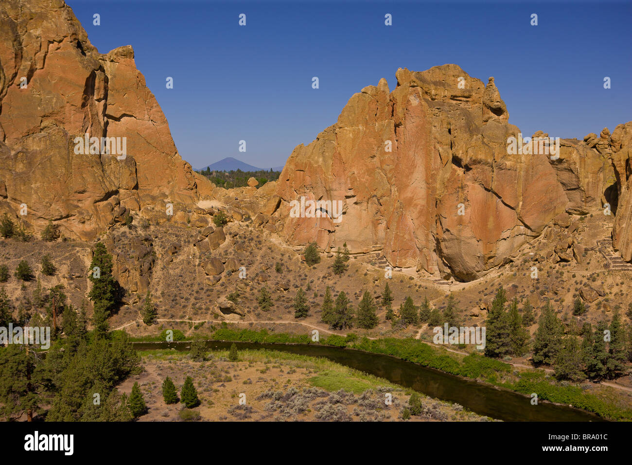 REDMOND, OREGON, USA - Smith Rock State Park and the Crooked River ...