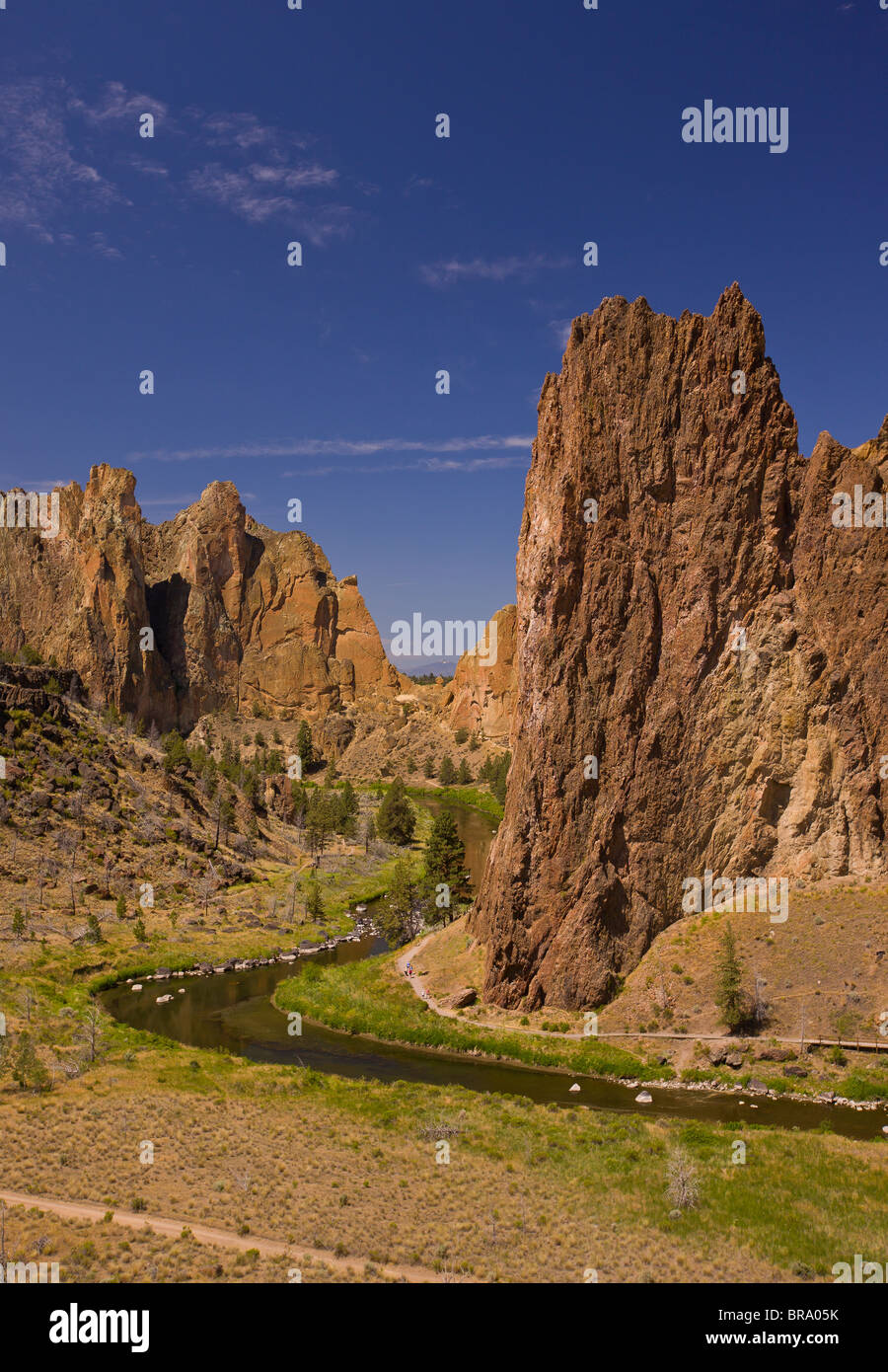 REDMOND, OREGON, USA - Smith Rock State Park and the Crooked River ...