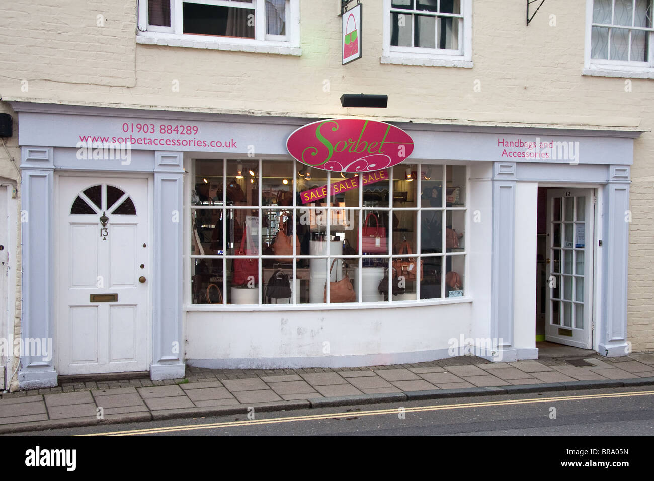 Shop frontage hi-res stock photography and images - Alamy