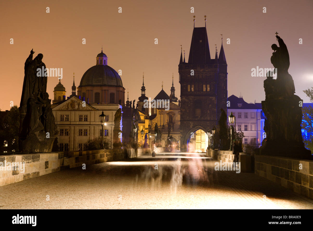 Prague bridge night hi-res stock photography and images - Alamy