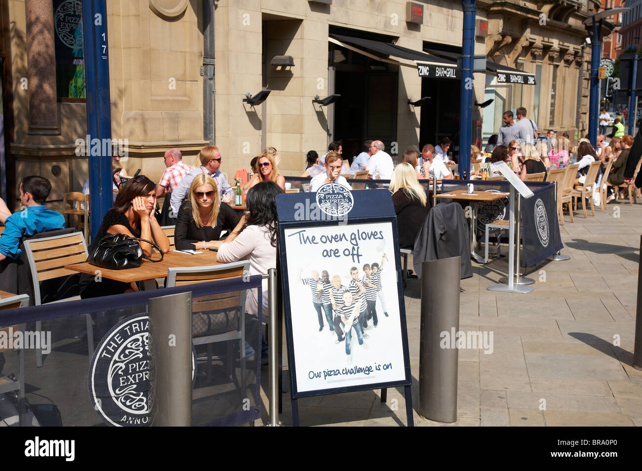 Pavement cafe in Manchester city centre Stock Photo - Alamy