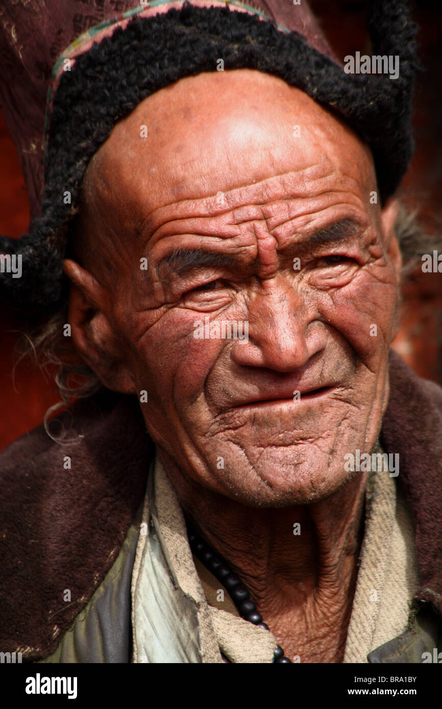 old ladakhi man Stock Photo - Alamy