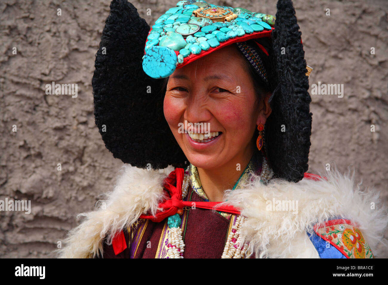 Ladakh women with a trad.headdress Stock Photo - Alamy