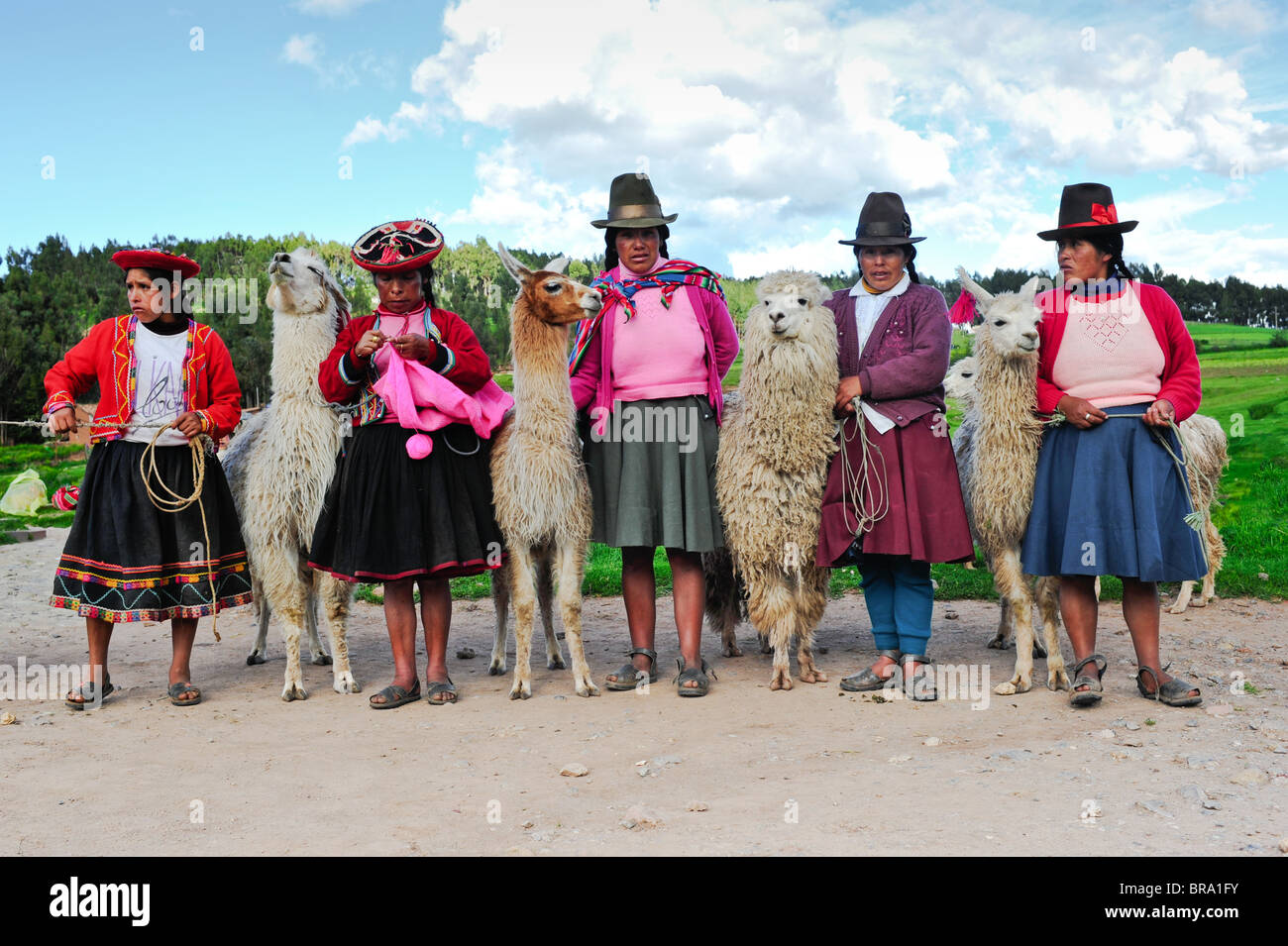 Peru Traditional Clothing High Resolution Stock Photography and Images ...