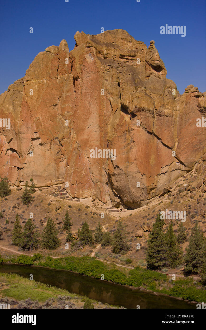 REDMOND, OREGON, USA - Smith Rock State Park and the Crooked River ...