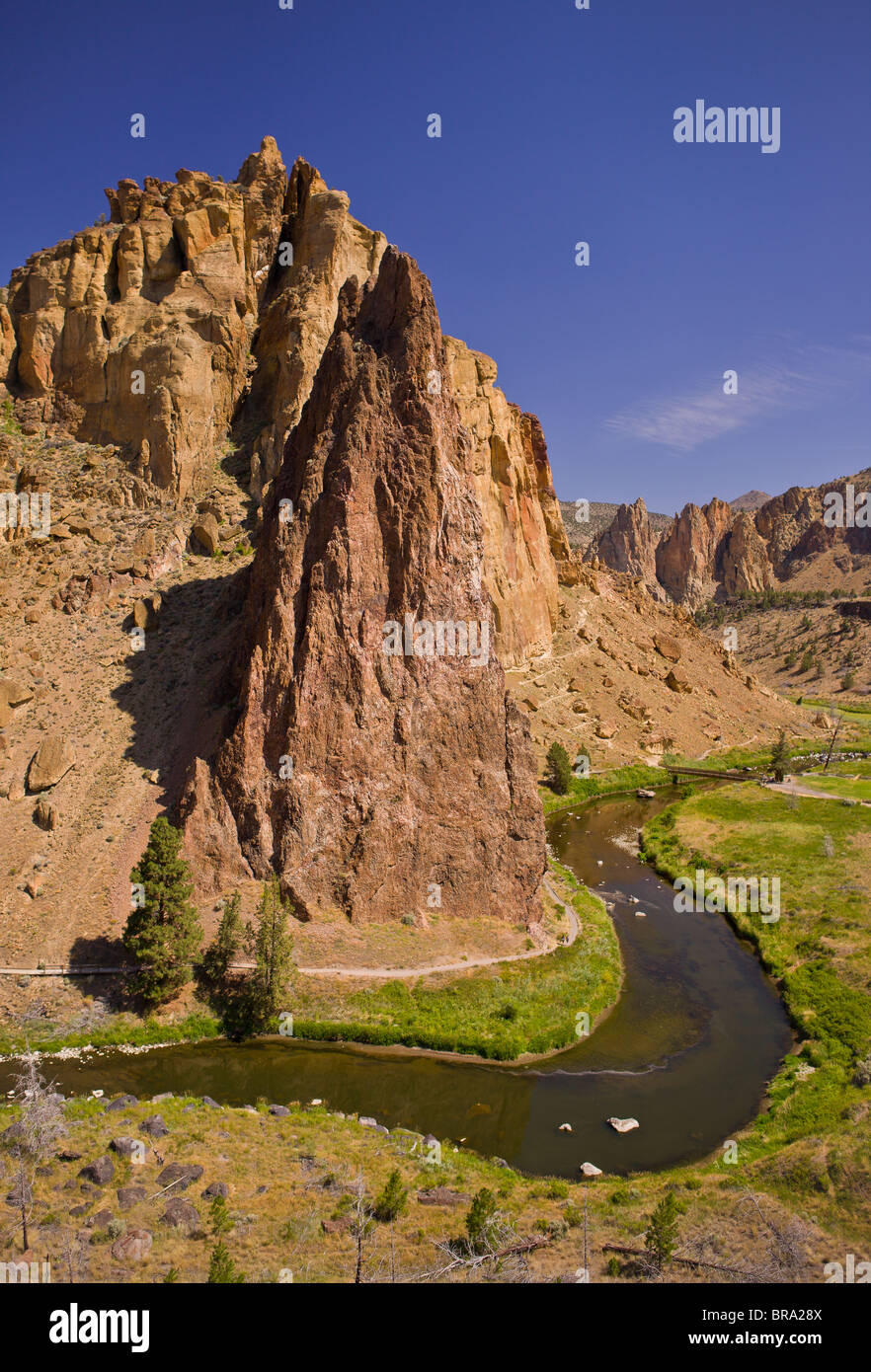 REDMOND, OREGON, USA - Smith Rock State Park and the Crooked River ...