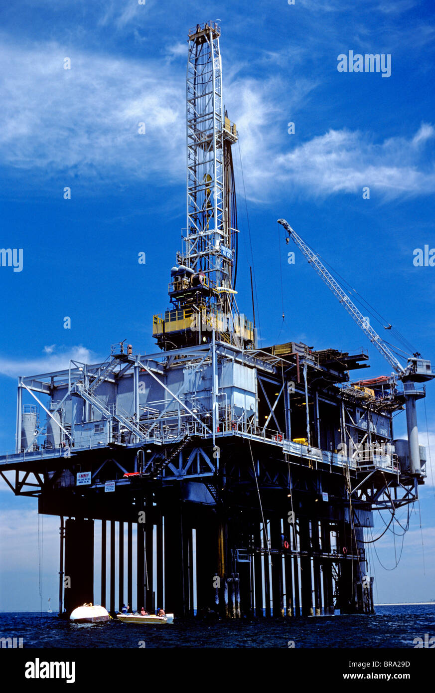 OFFSHORE OIL DRILLING PLATFORM Stock Photo - Alamy