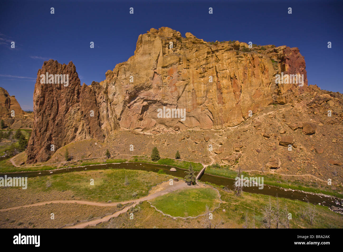 REDMOND, OREGON, USA - Smith Rock State Park and the Crooked River ...