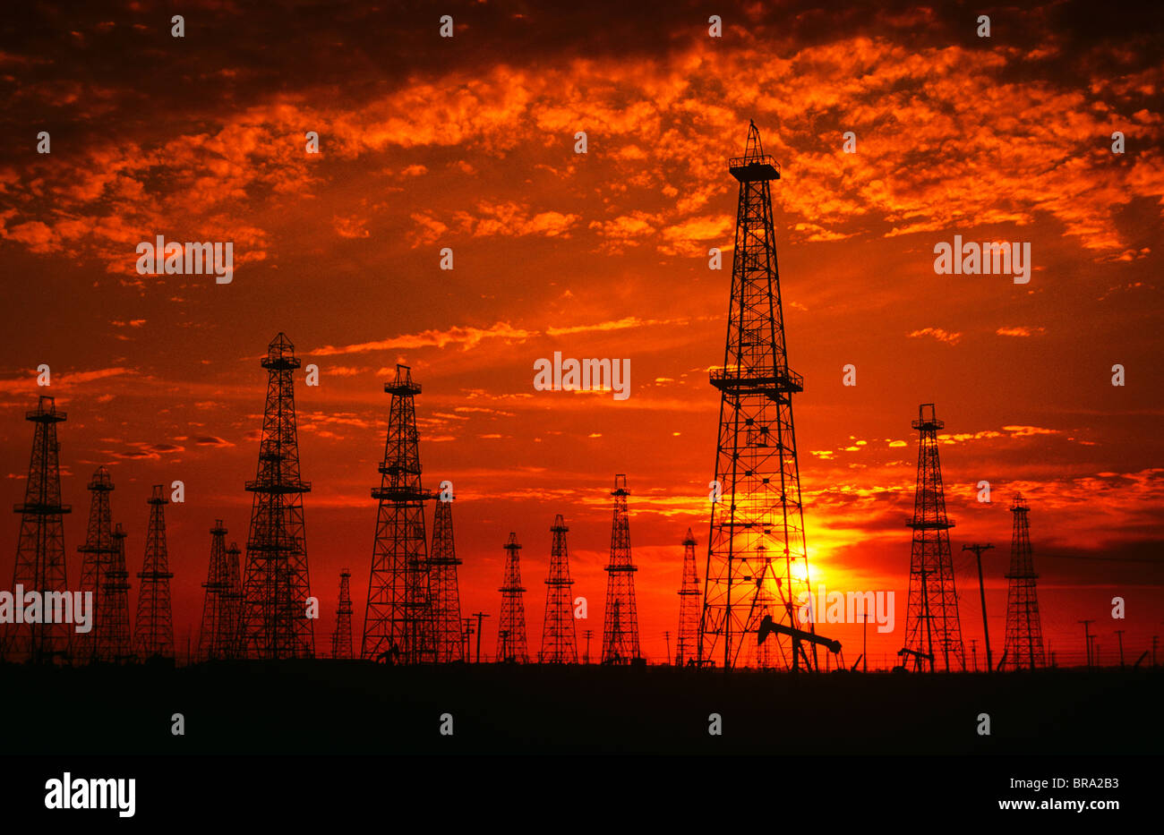 OIL FIELD SUNSET Stock Photo - Alamy