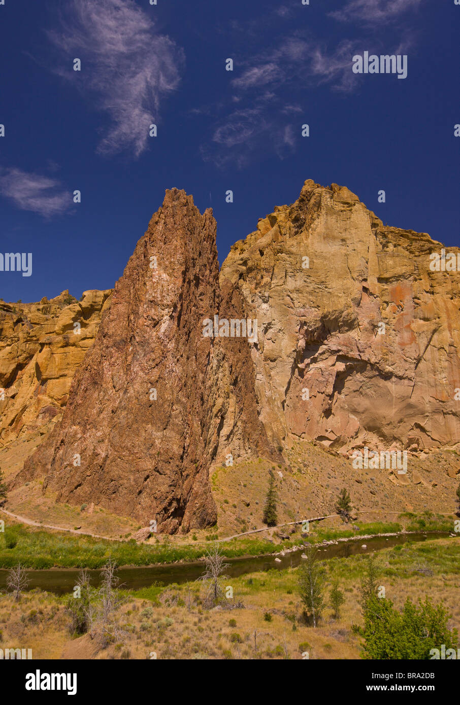REDMOND, OREGON, USA - Smith Rock State Park and the Crooked River ...