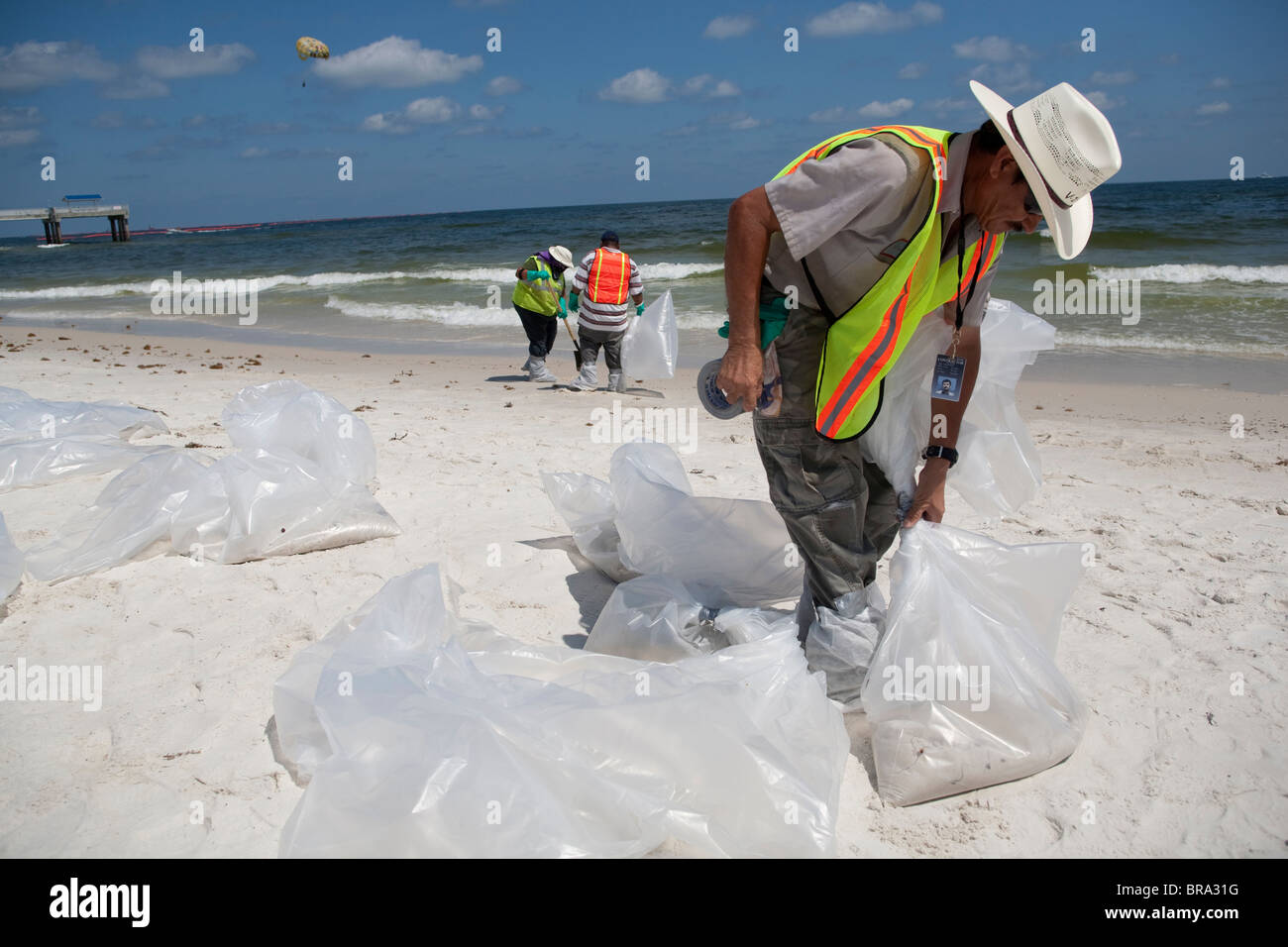 Bp deepwater horizon tar balls hi-res stock photography and images - Alamy