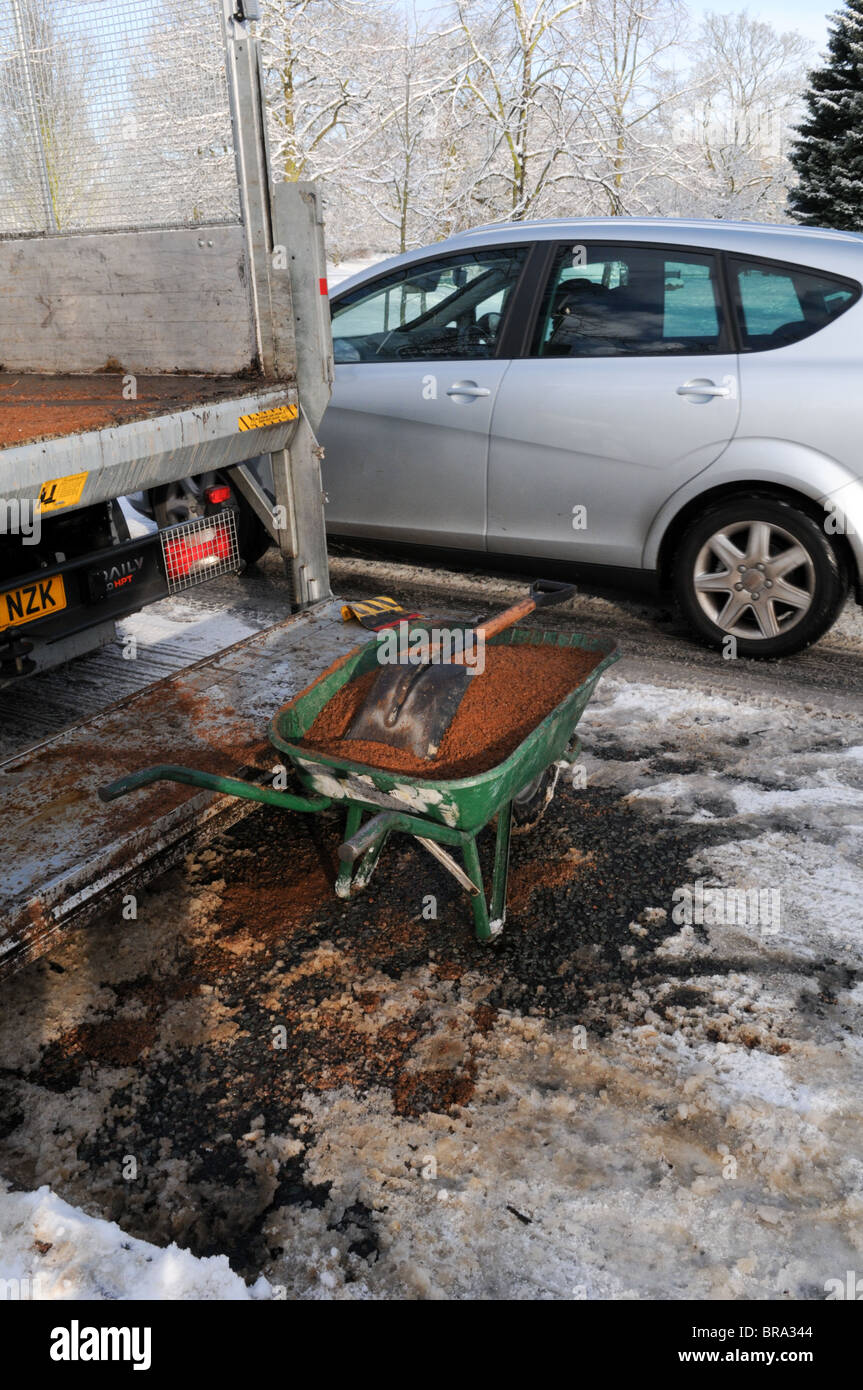 Grit lorry hi-res stock photography and images - Alamy