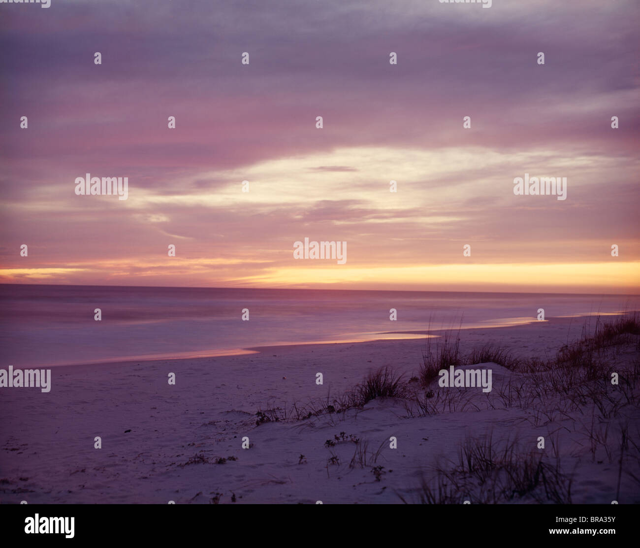 Vintage sunset beach hi-res stock photography and images - Alamy