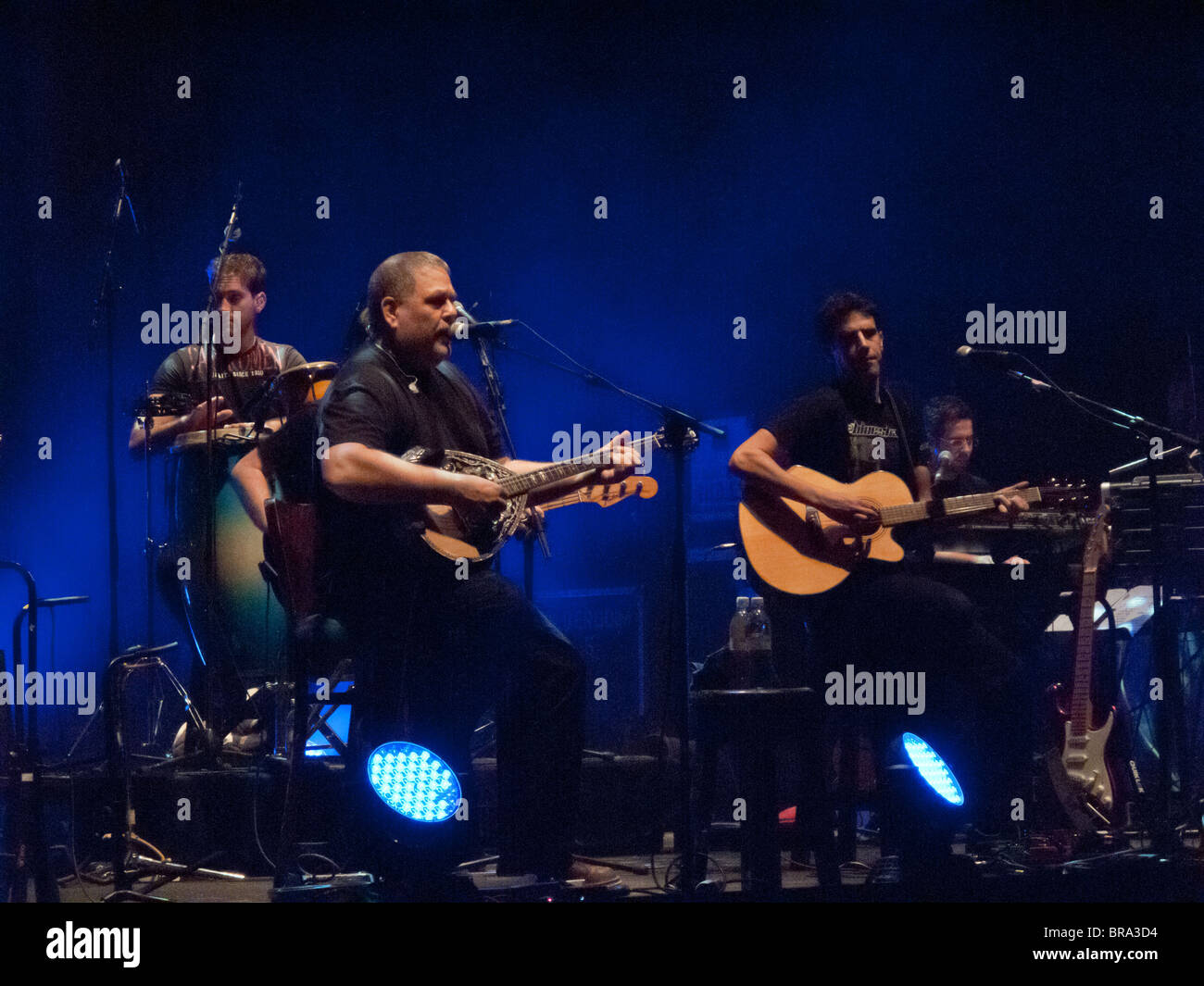 Yehuda Poliker, Israeli singer, songwriter and musician, rocks the ...