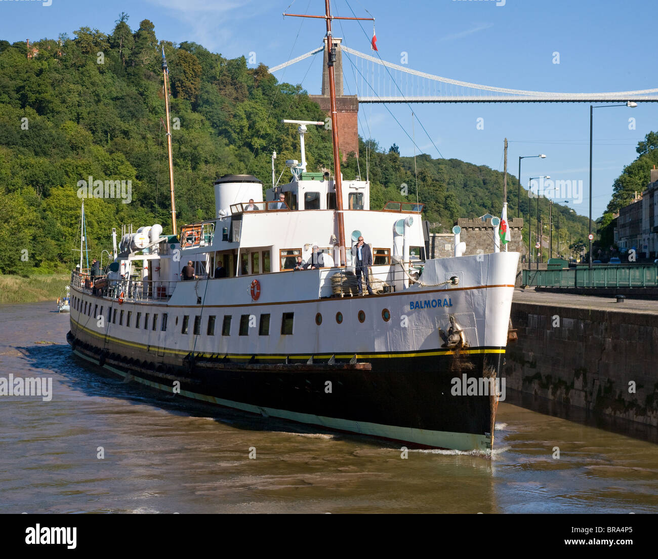 MV Balmoral sails up the river Avon under the Clifton suspension bridge ...