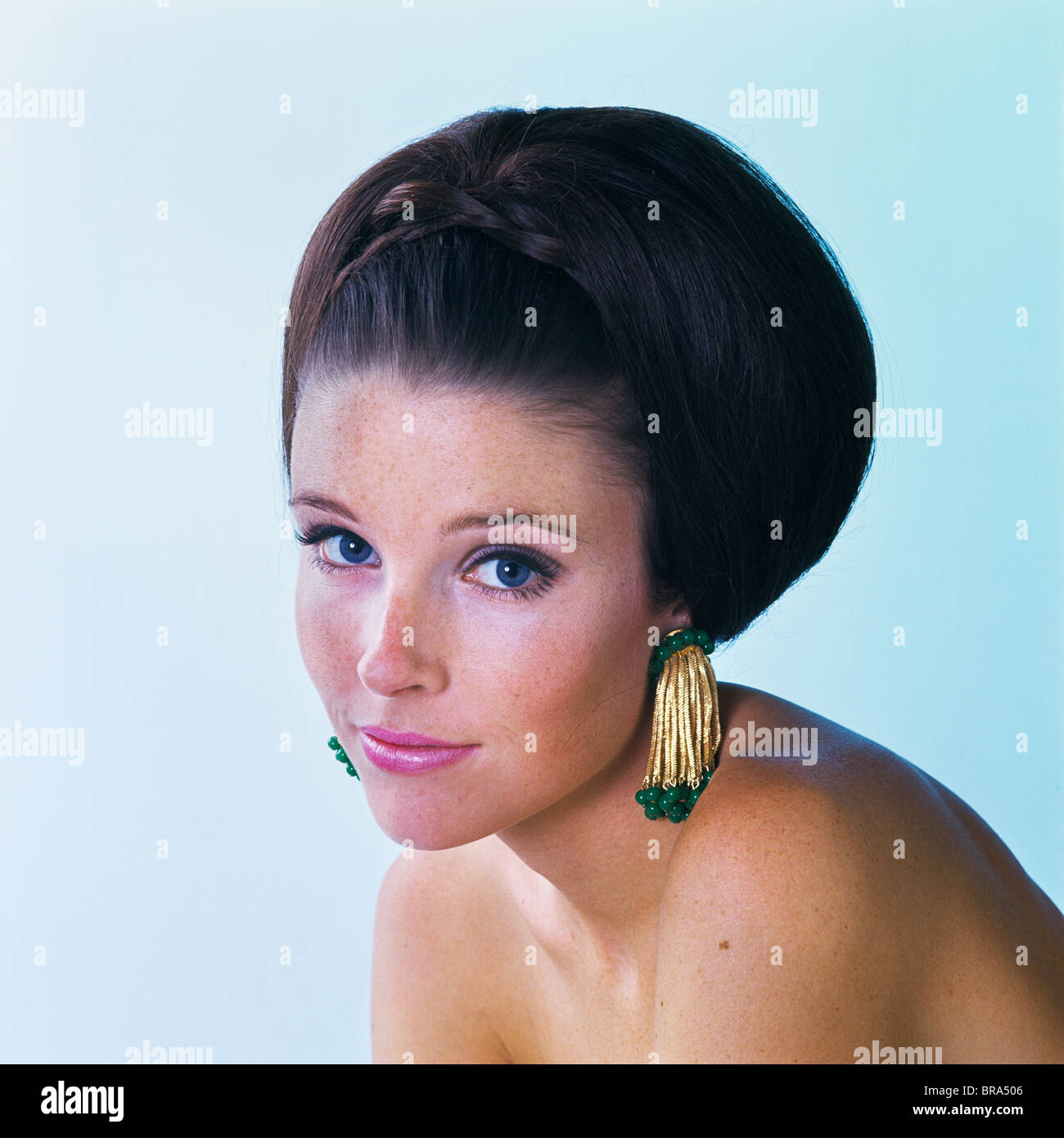 1960s YOUNG WOMAN BRUNETTE BIG HAIR SMILING TEASED BOUFFANT HAIRSTYLE ...