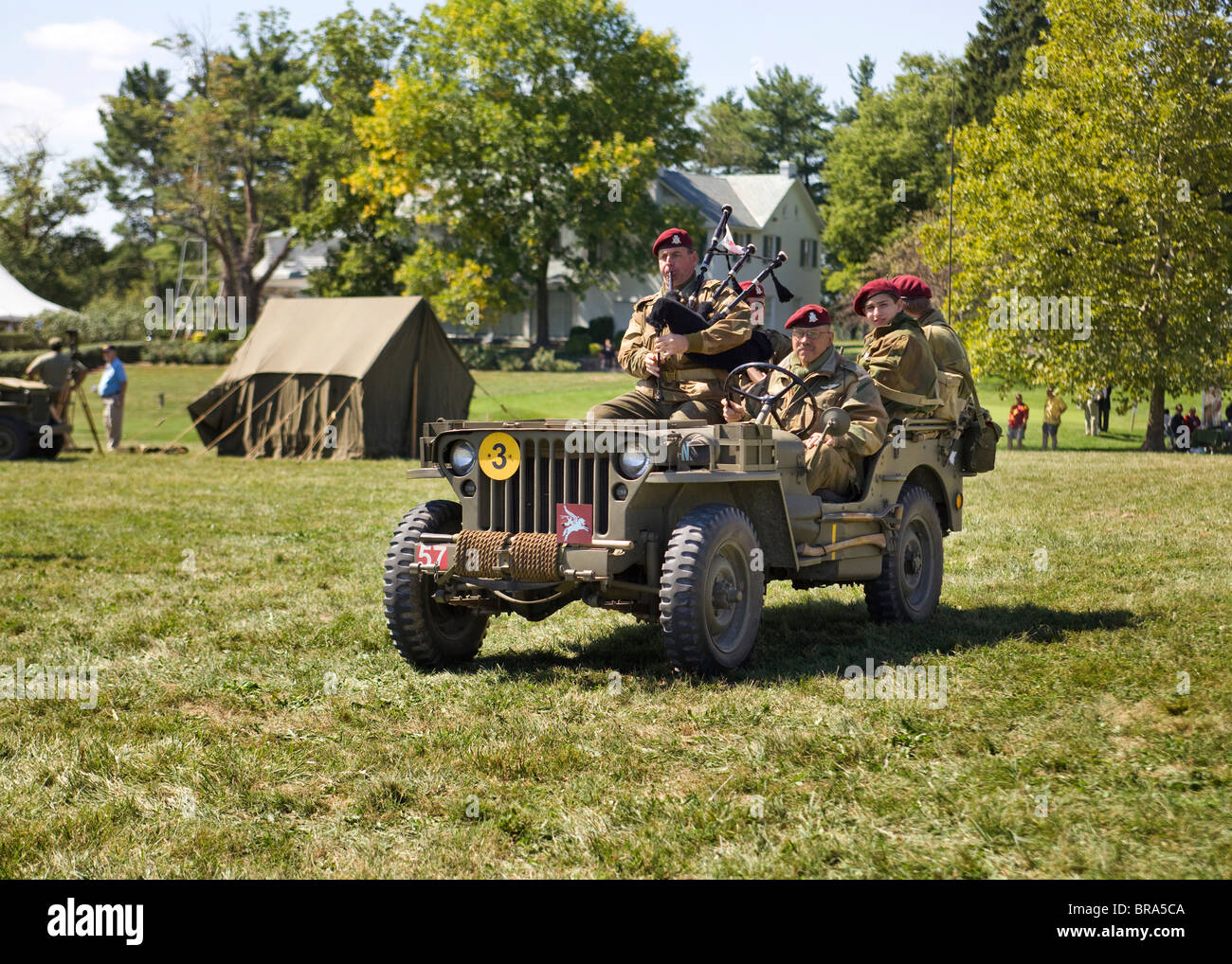 Jeep soldiers hi-res stock photography and images - Alamy