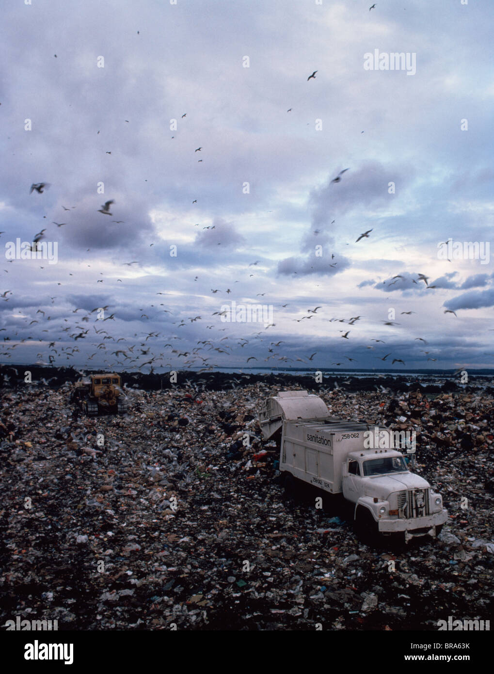 Vintage garbage truck hi-res stock photography and images - Alamy