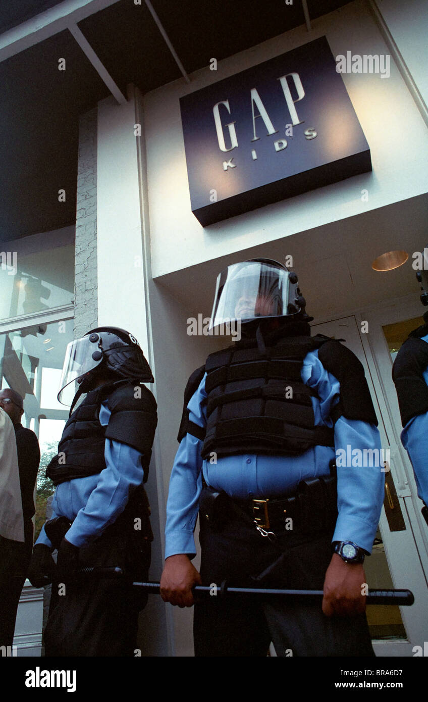 Dc police uniform hi-res stock photography and images - Alamy