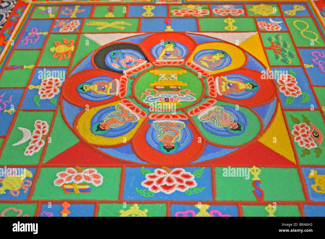 Sand mandala hi-res stock photography and images - Alamy