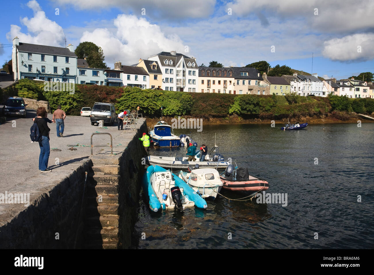 Village of roundstone hi-res stock photography and images - Alamy