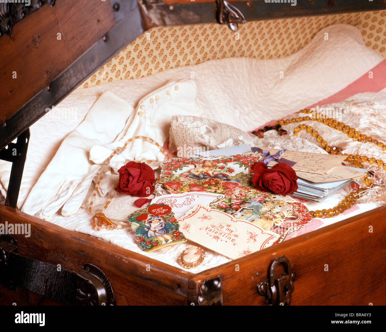 Retro roses hi-res stock photography and images - Alamy