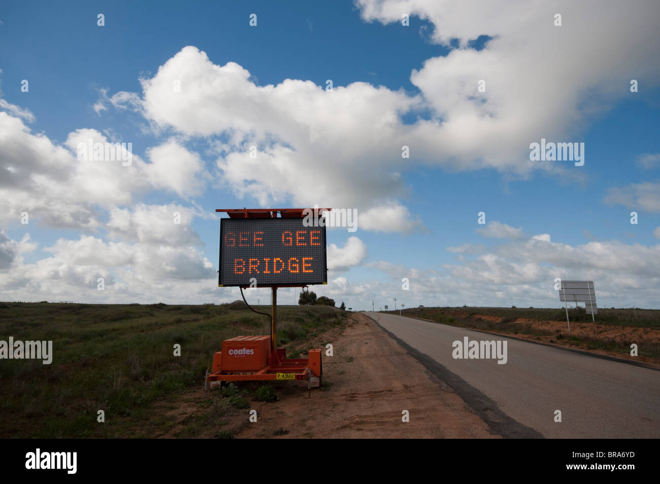 Bridge warning sign hi-res stock photography and images - Alamy
