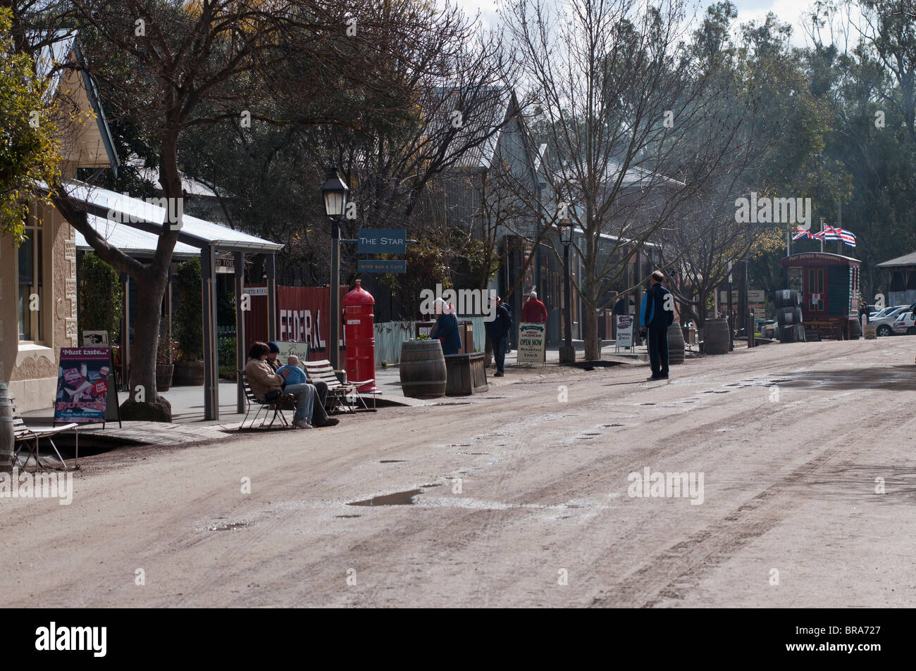 Main street of the historic Murray River port of Echuca in Victoria ...