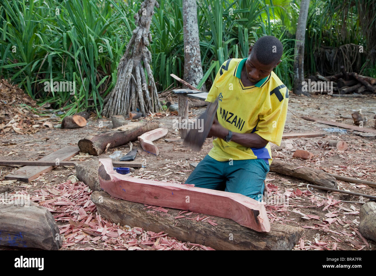 Tanzania zanzibar nungwi dhow building hi-res stock photography and ...