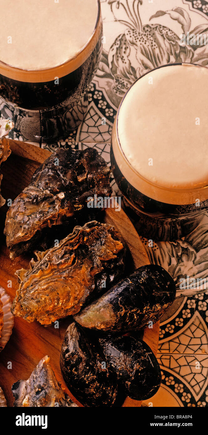 Guinness and oysters hi-res stock photography and images - Alamy