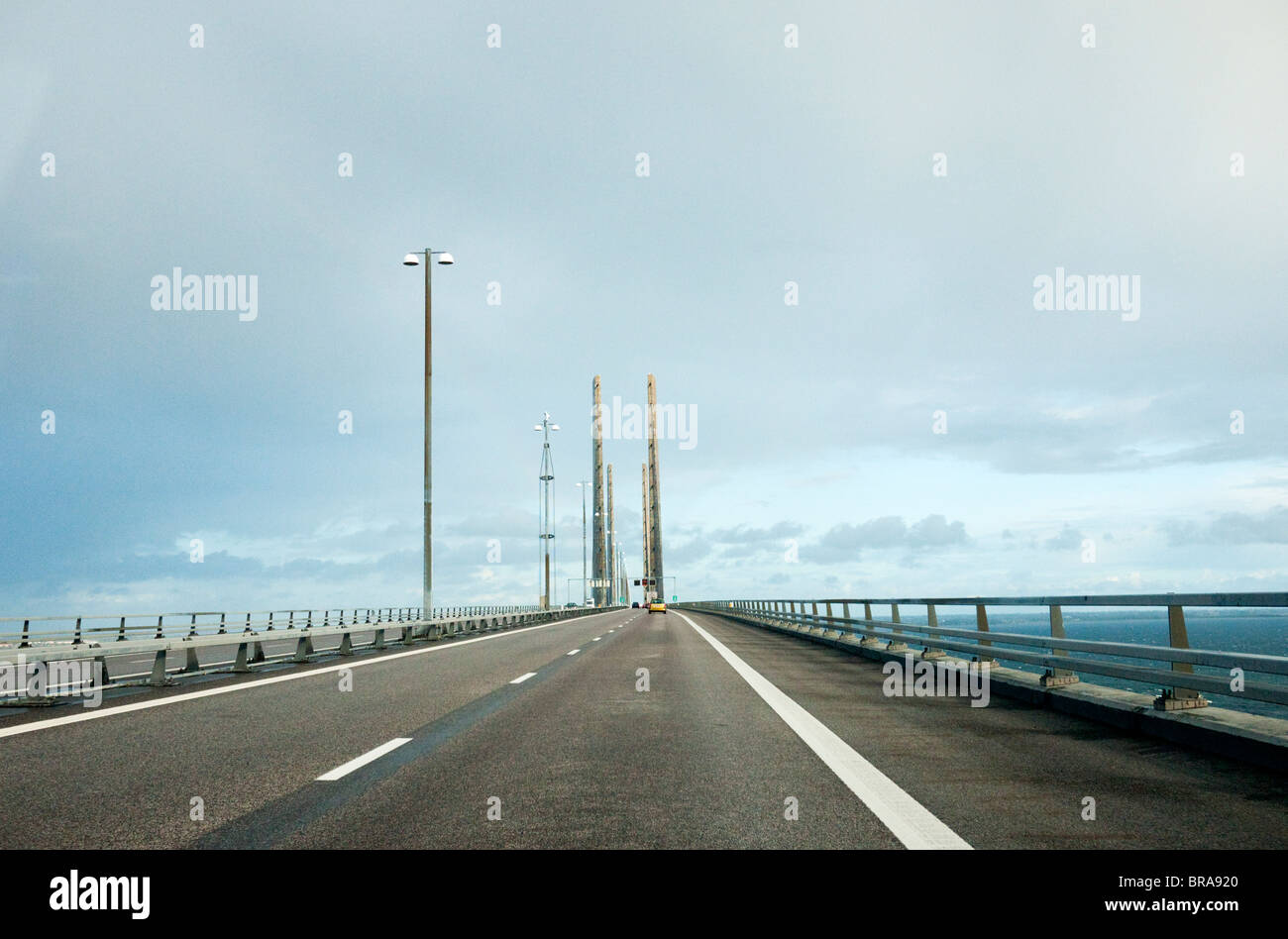 Oresund bridge between copenhagen and malmo hi-res stock photography ...